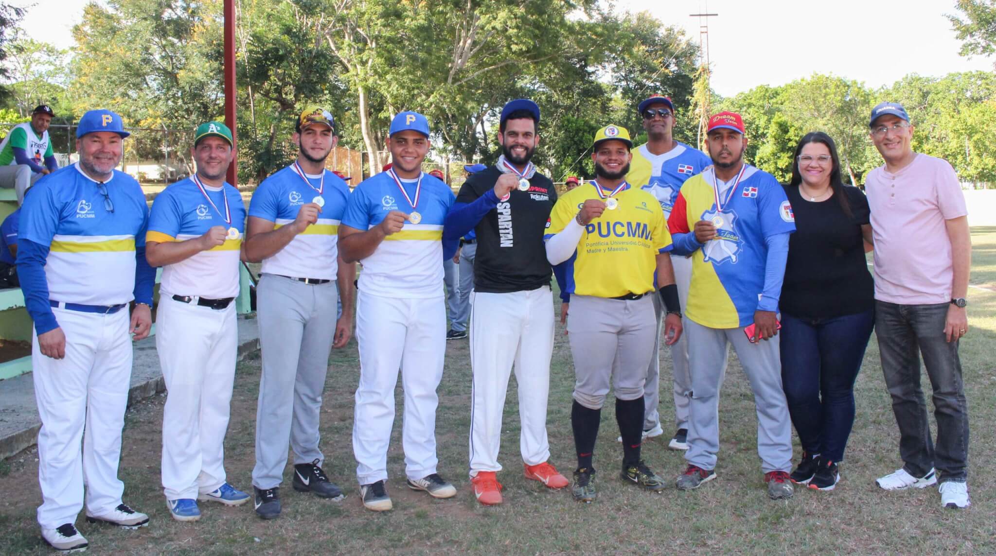PUCMM realiza Partido Amistoso Softball - Prensa | Pontificia ...