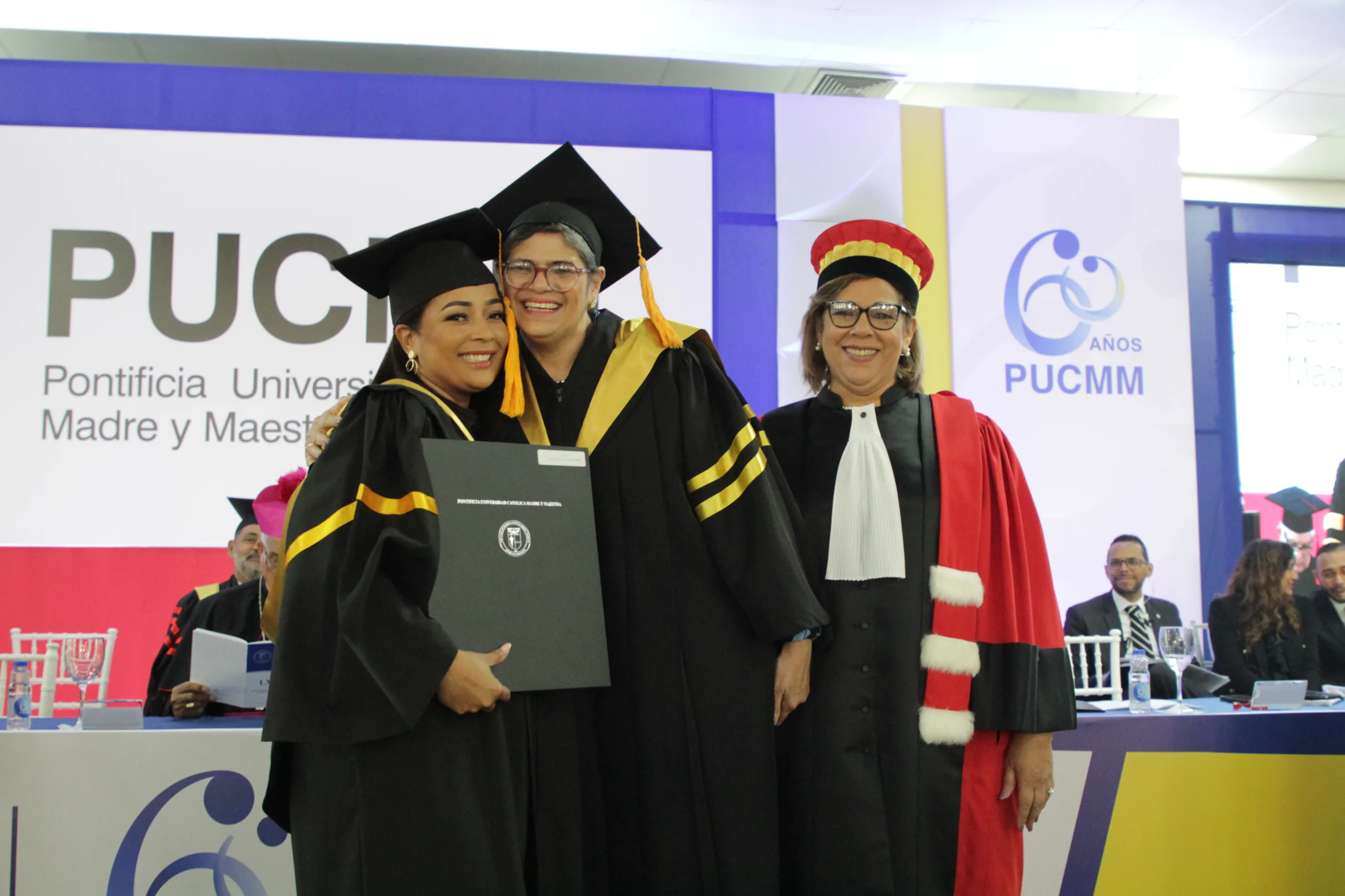 Nueve de cada 10 egresados de PUCMM tiene un empleo estable - Prensa ...